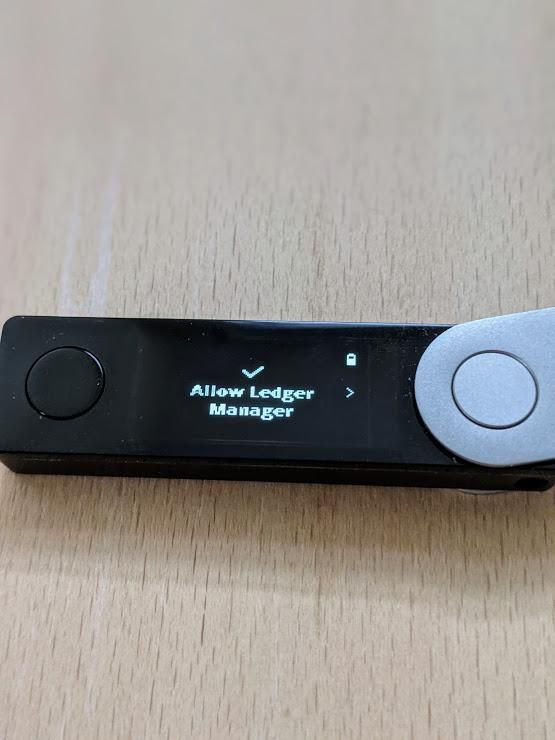 Download Ledger Live on your computer - Vault12